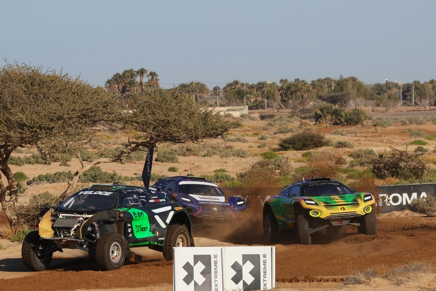 Veloce Racing and Rosberg X Racing win Q1 Heats in Desert X Prix Round ...
