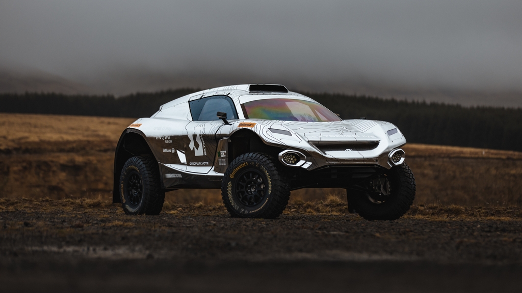 Extreme E reveals reflective chrome livery for Season 3 show car - News ...