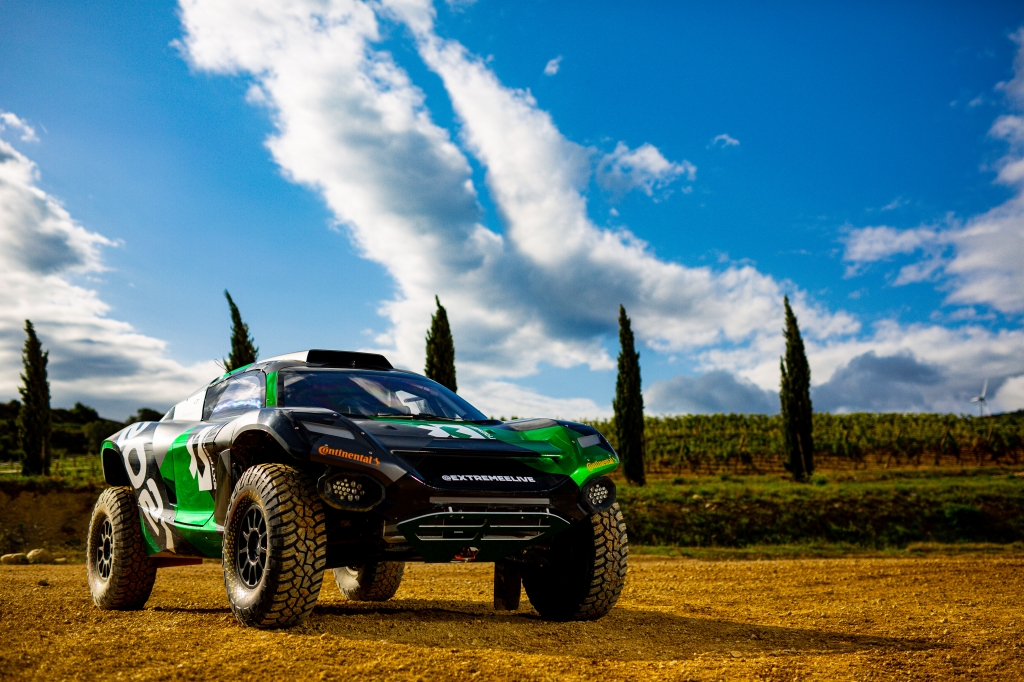 Extreme E hires for commercial and operational growth - News - Extreme ...