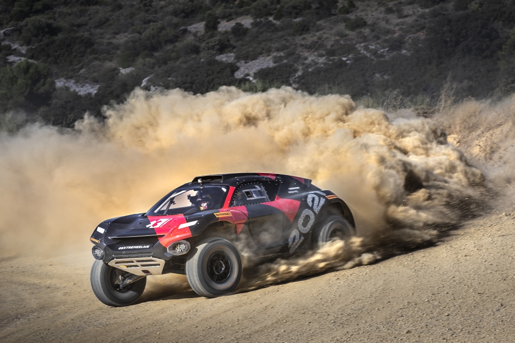 Top talent take to the track in intensive Extreme E test - News ...