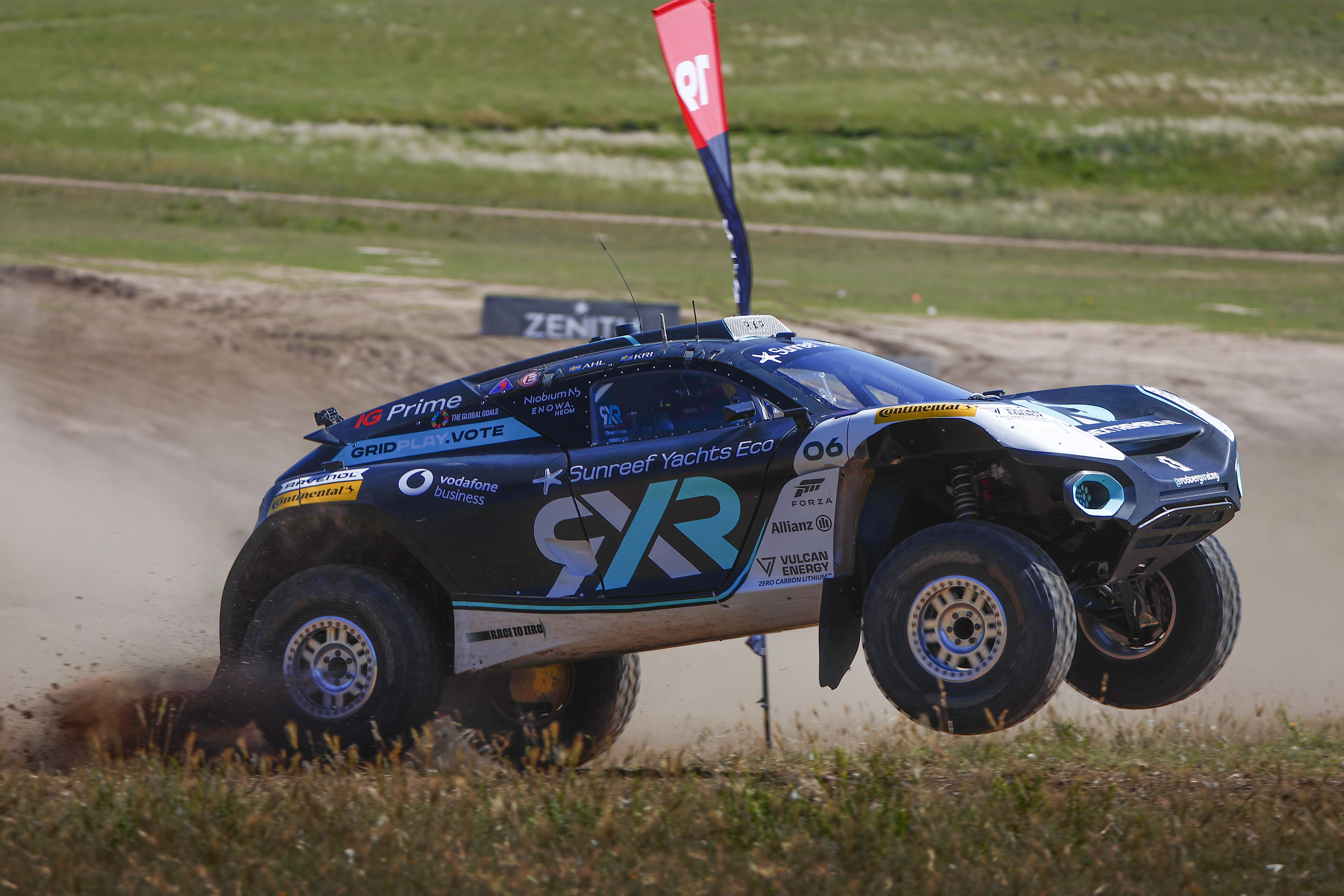 RXR retains Åhlin-Kottulinsky and Kristoffersson - News - Extreme E ...
