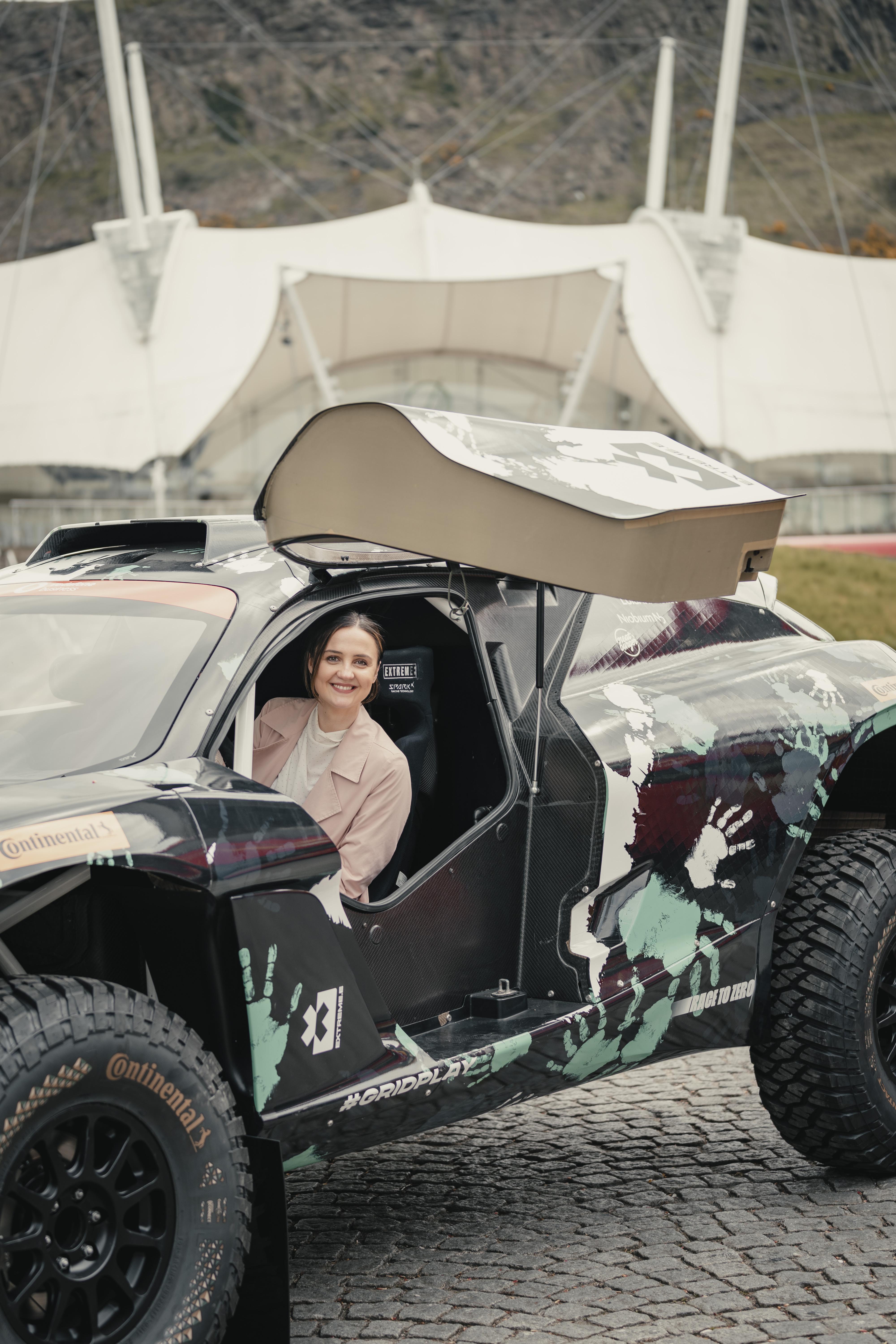 Extreme E visits the Scottish Parliament - News - Extreme E - The ...