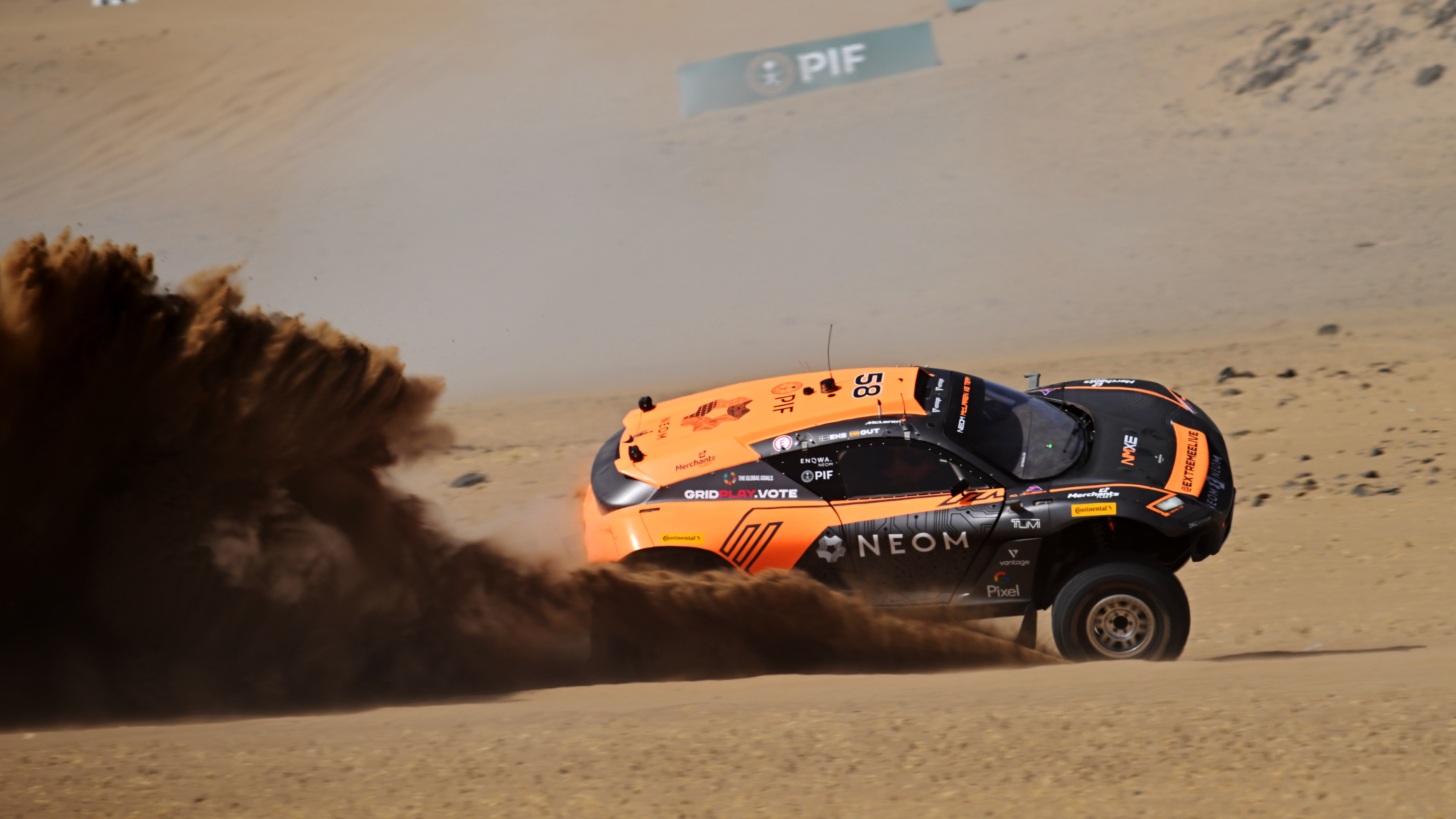 How NEOM McLaren Extreme E delivered with its new look line-up in ...