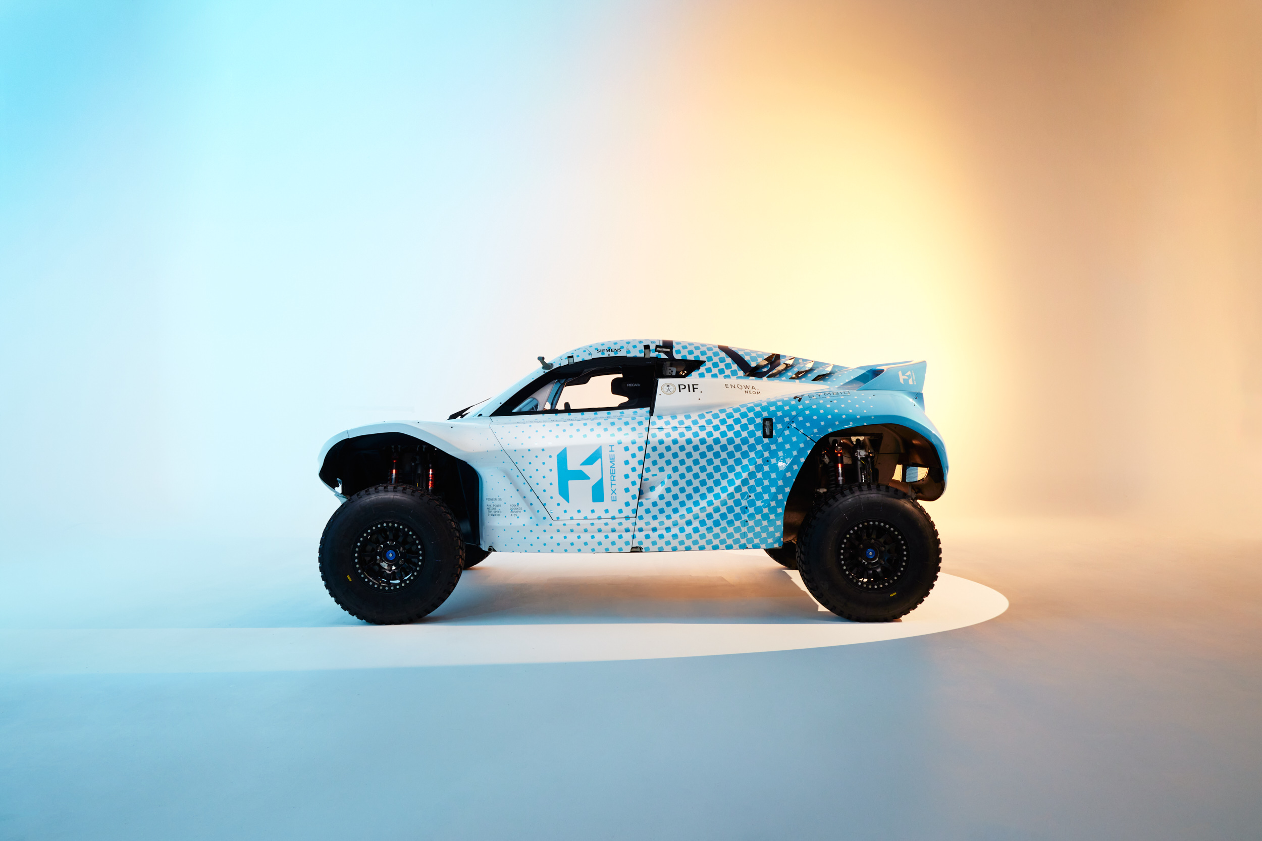 Extreme H pioneering hydrogen racing car unveiled - News - Extreme E ...